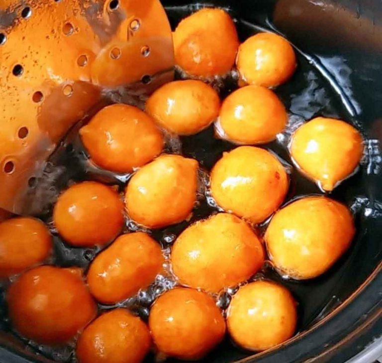 Turkish Lokma (Fried Dough Balls) with Syrup