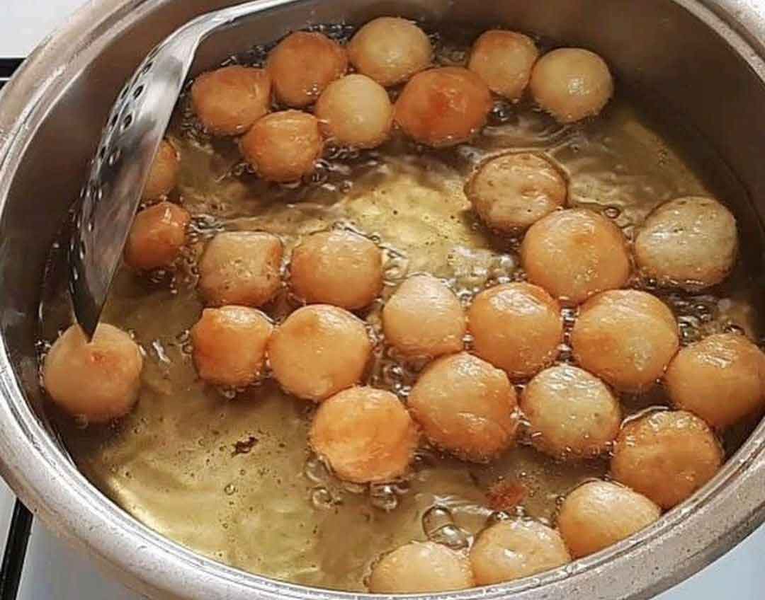 Turkish Lokma (Fried Dough Balls) with Syrup