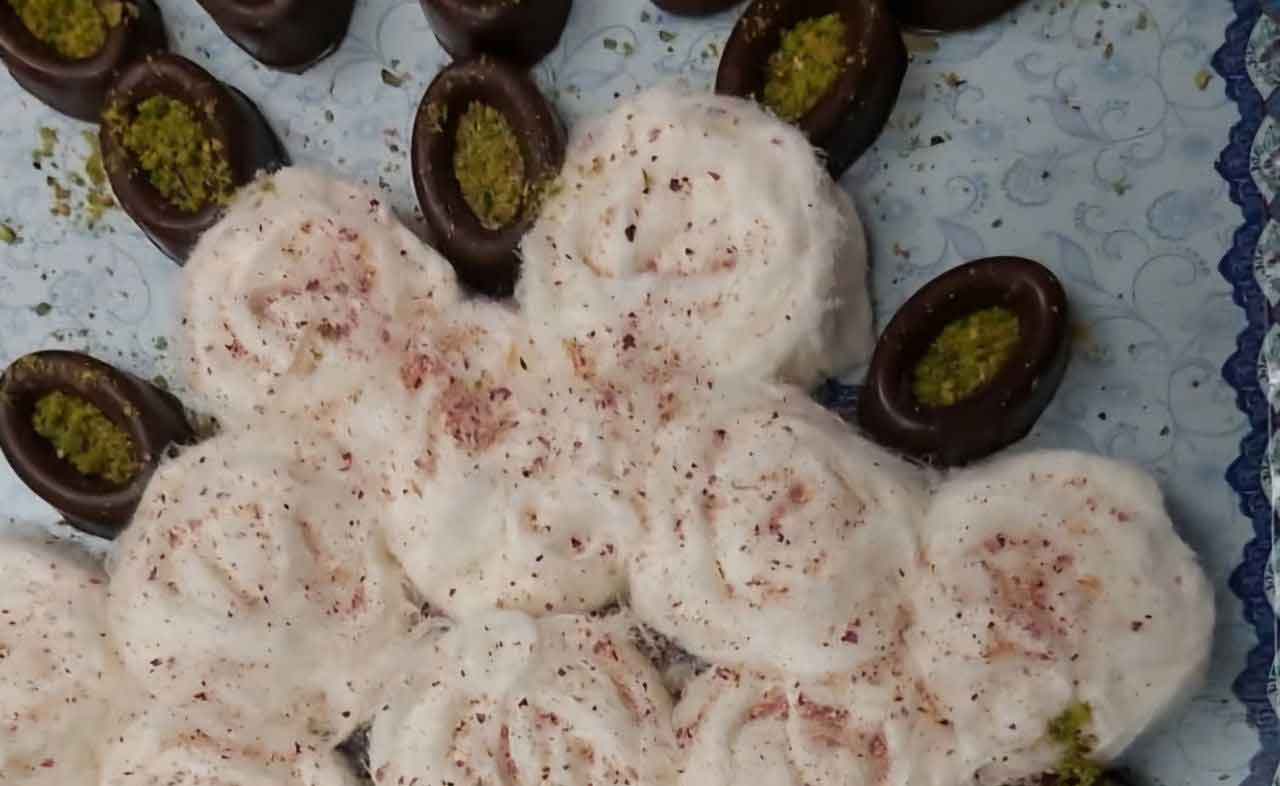 Homemade Iranian Pashmak Recipe: Easy and Without a Machine - YummCook ...