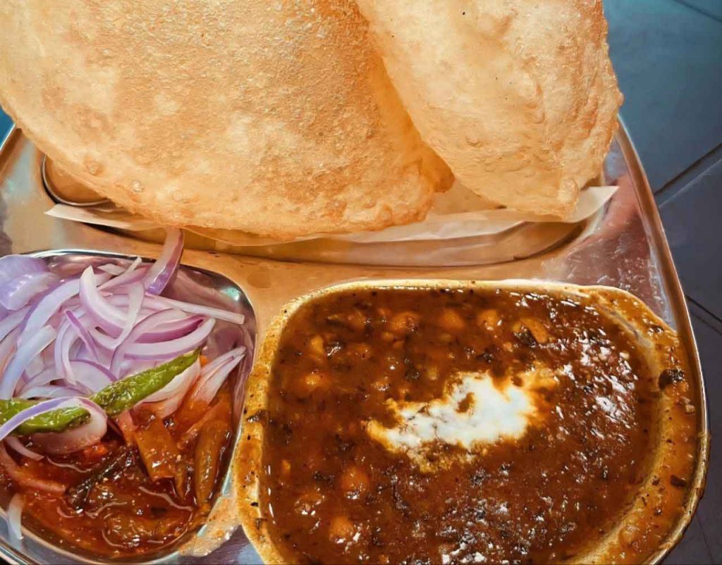 5 Steps to Make Perfect Chole Bhature at Home