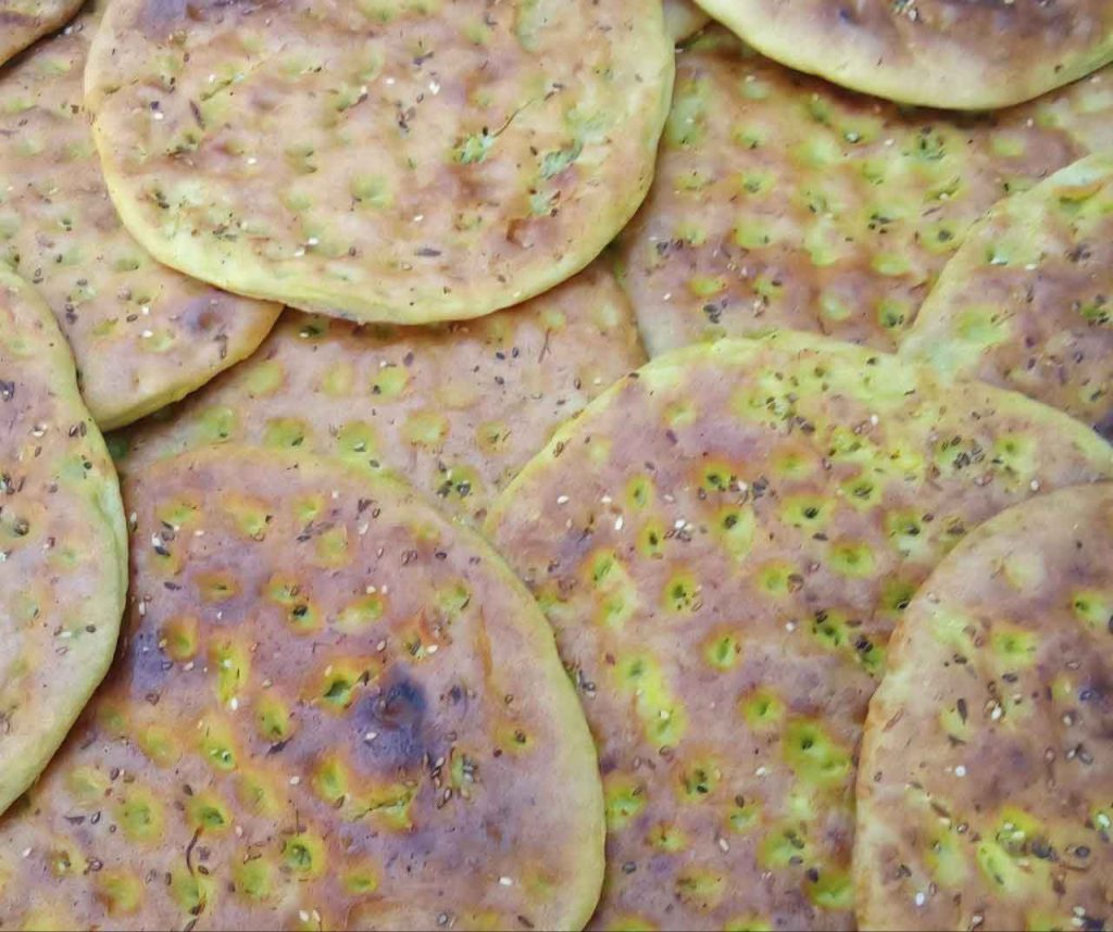 7 Facts About Taftoon Bread: Benefits, Nutrition & How to Make It at Home